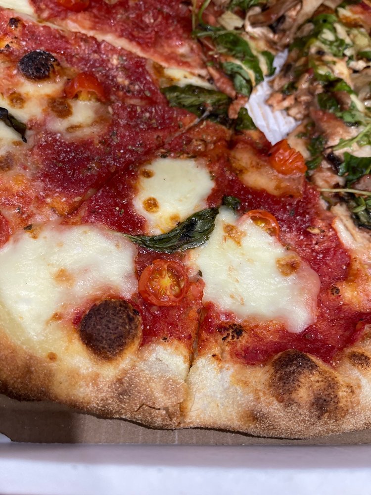 APPLESTONE PIZZERIA - 23 Photos & 41 Reviews - 1900 Appleby Line ...