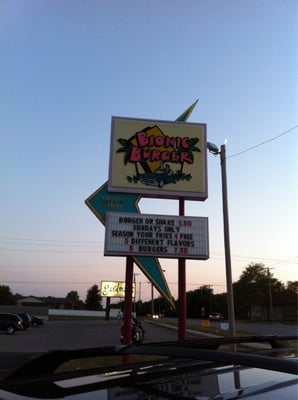 BIONIC BURGER HAMBURGERS - Updated October 2025 - 24 Photos & 59 ...