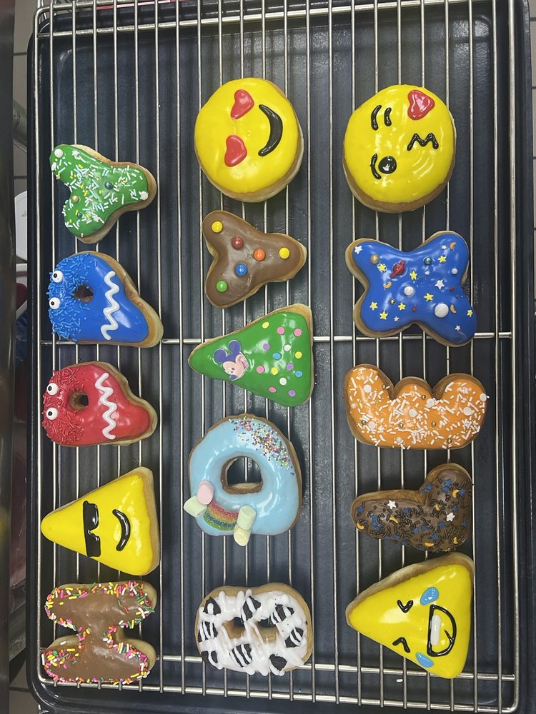 K DONUTS - Updated October 2025 - 34 Photos & 22 Reviews - 1901 E ...