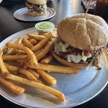 PORTLAND BURGER - Updated August 2024 - 917 Photos & 690 Reviews - 304 ...