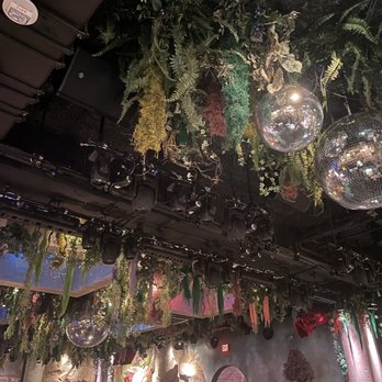 CAVEAU - Updated December 2025 - 73 Photos & 41 Reviews - 1 Cntr Plz ...