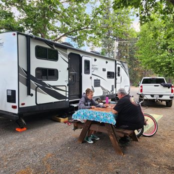 FRIENDLY RV PARK AND CAMPGROUND - Updated December 2025 - 52 Photos ...