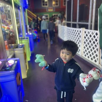 LOST WORLDS FUNTROPOLOUS - Updated December 2025 - 147 Photos & 192 ...