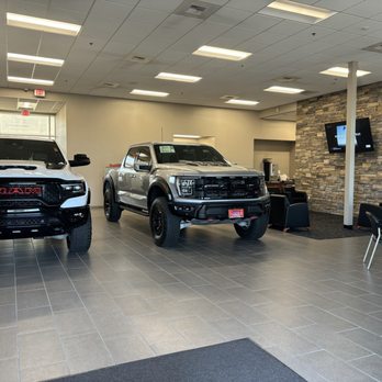 PACIFIC AUTO CENTER - FONTANA - Updated December 2024 - 506 Photos ...