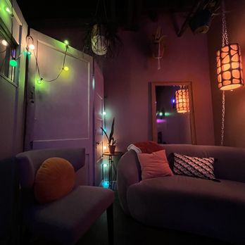 EASYTALK - Updated November 2024 - 134 Photos & 23 Reviews - 905 S ...