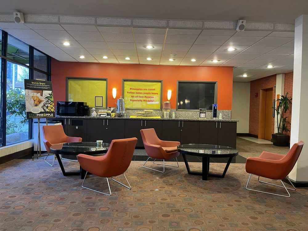 STAYPINEAPPLE, UNIVERSITY INN, UNIVERSITY DISTRICT - Updated December ...