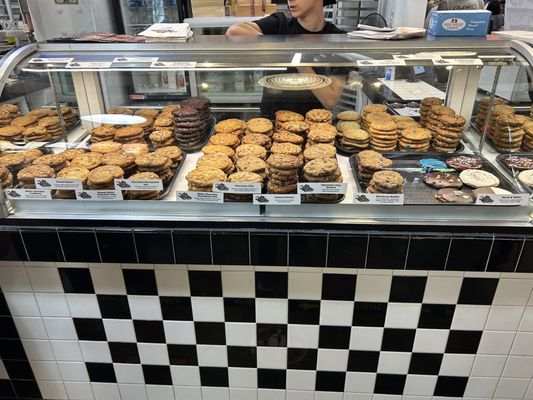 FAMOUS 4TH STREET COOKIE - RIDGE AVENUE - Updated December 2025 - 33 ...