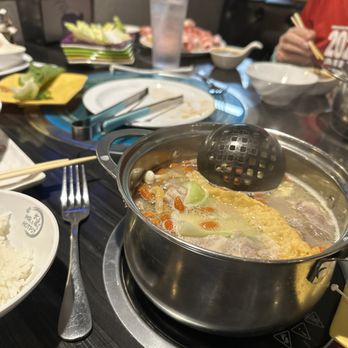 MR HOT POT - Updated October 2025 - 78 Photos & 100 Reviews - 5399 ...