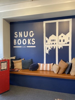 SNUG BOOKS - Updated July 2025 - 12 Photos - 4717 Harford Rd, Baltimore ...