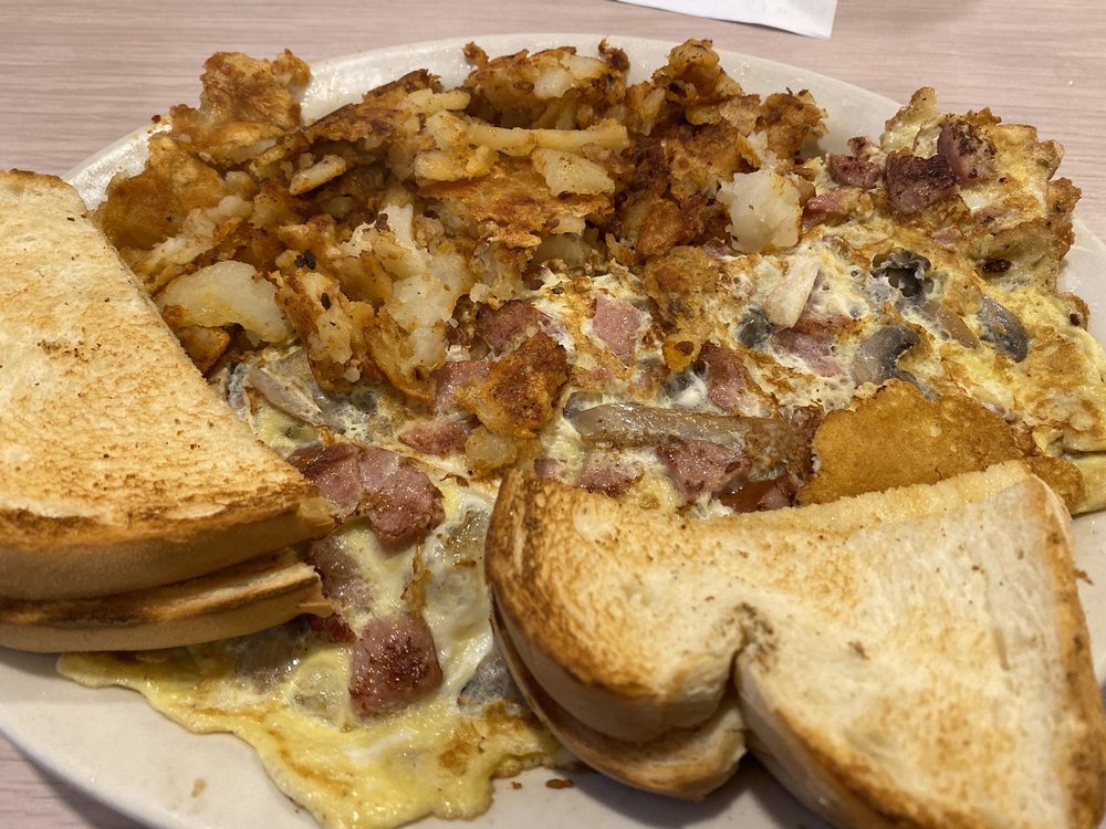 CHRIS’ DINER - 63 Photos & 140 Reviews - 192 State St, Binghamton, New ...