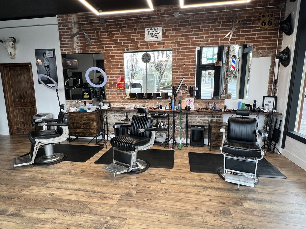 THE GOODTIME BARBERSHOP - Updated April 2024 - 28 Photos - 104 E 6th St ...