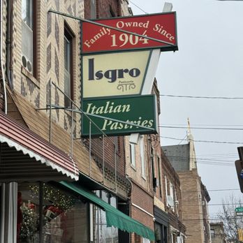 ISGRO PASTRIES - 567 Photos & 539 Reviews - 1009 Christian St ...