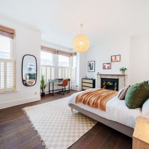 FOXTONS - Updated February 2025 - 11 Photos - 225a Chiswick High Road ...