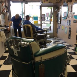 Andy’s Barber Shop - 65 Photos & 134 Reviews - Barbers - 123 W Grand ...