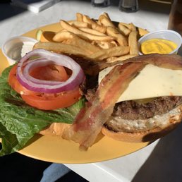 SPUNKY MCDOOGLE’S - 130 Photos & 104 Reviews - 1908 S Glenburnie Rd ...