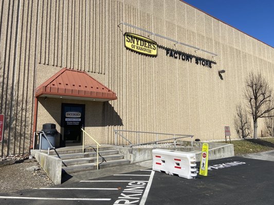 SNYDERS OF HANOVER FACTORY STORE - Updated September 2025 - 44 Photos ...