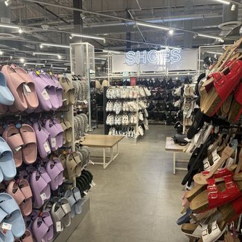 PRIMARK - Updated December 2025 - 214 Photos & 40 Reviews - 12801 W ...