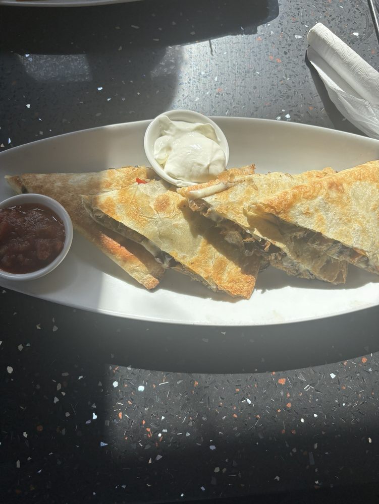 OUTRIGGER - Updated December 2025 - 60 Photos & 91 Reviews - 2232 Queen ...