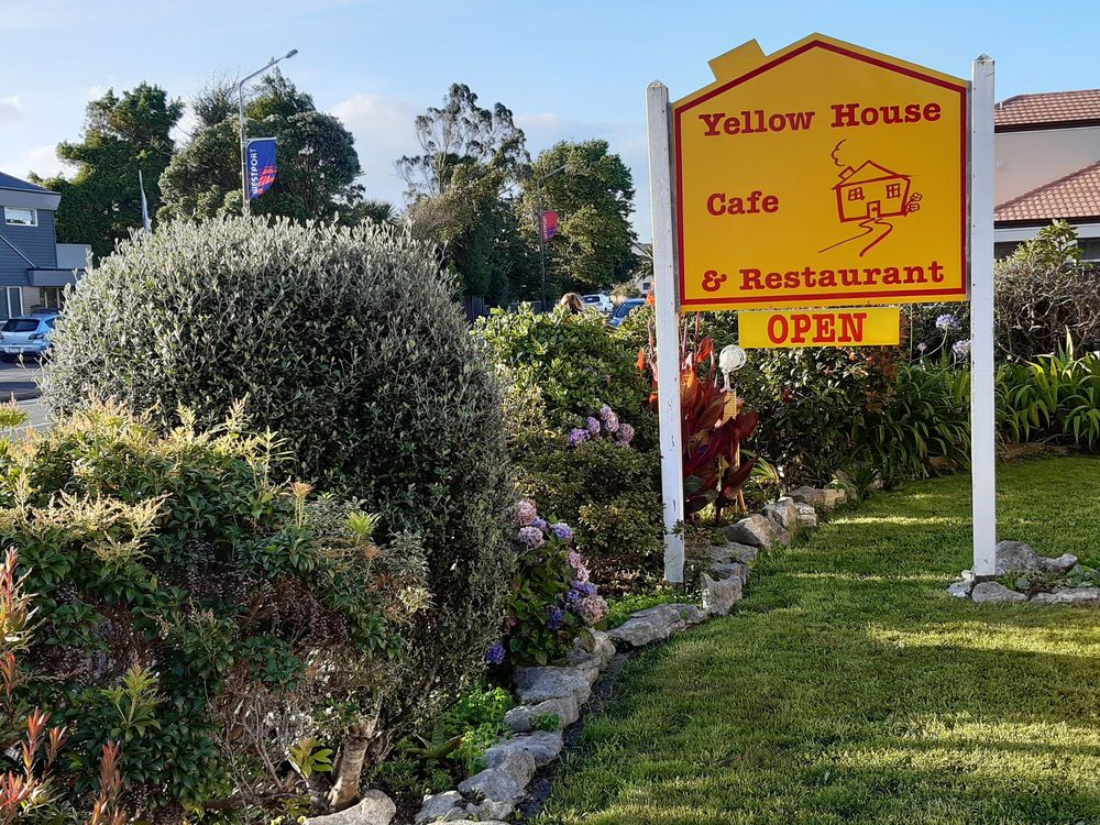 YELLOW HOUSE CAFE & RESTAURANT - 15 Photos - 243 Palmerston St ...