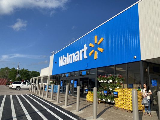 WAL-MART SUPERCENTER - 1716 Ih 45, Huntsville, Texas - Department ...