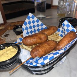 BERLINER PUB - Updated January 2026 - 777 Photos & 767 Reviews - 221 ...