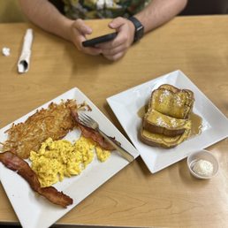 D’LICIOUS CAFFE - Updated October 2025 - 380 Photos & 359 Reviews - 581 ...