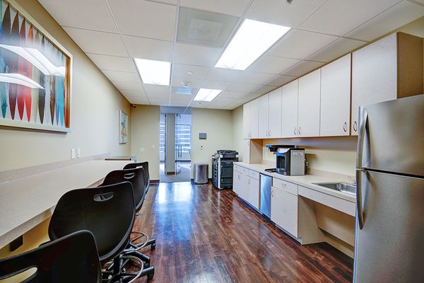 PREMIER WORKSPACES - Updated December 2025 - 12 Photos - 3838 Oak Lawn ...