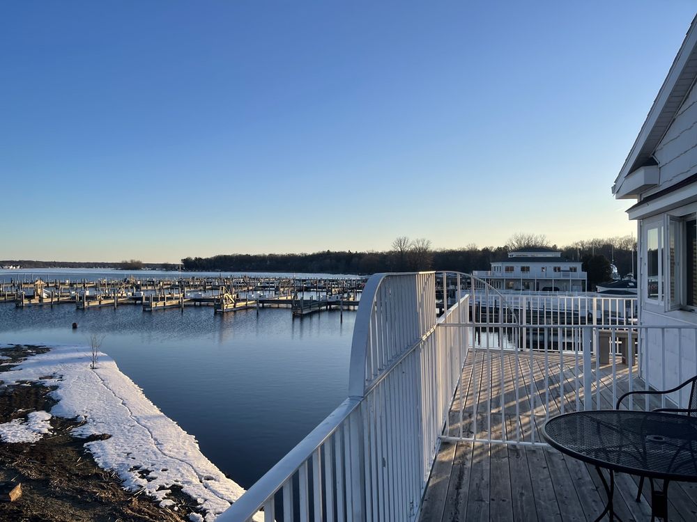 WEATHERVANE INN - Updated March 2025 - 68 Photos & 62 Reviews - 4527 ...