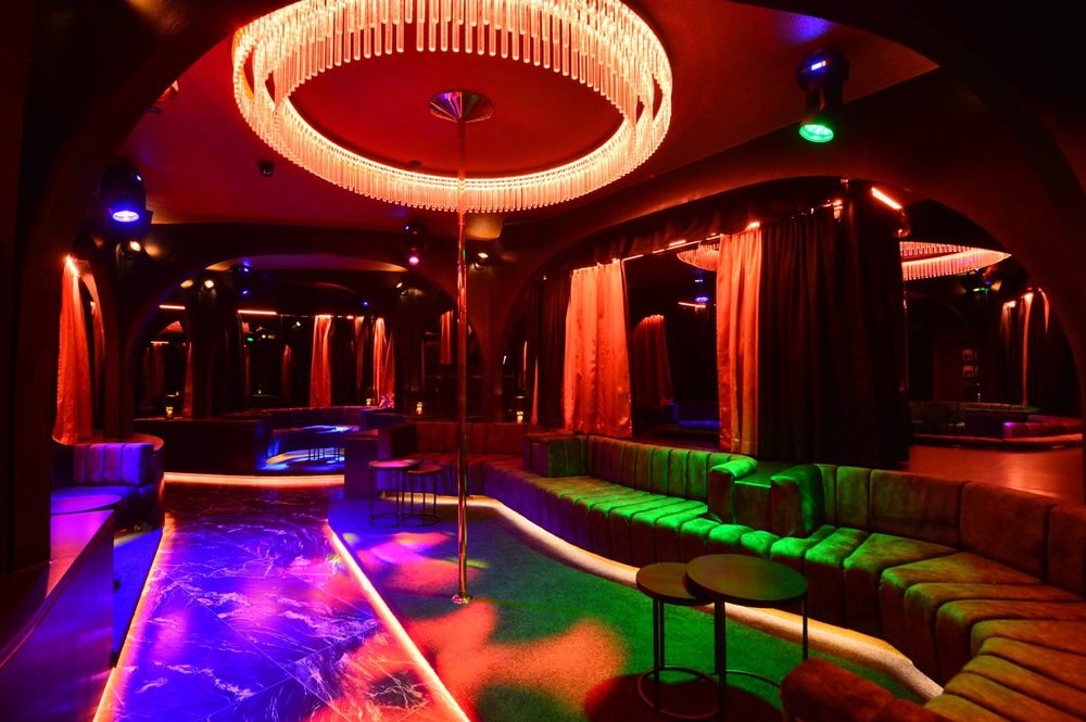 BAROQ STRIP CLUB - Kramergasse 5, Wien, Austria - Dance Clubs - Phone ...