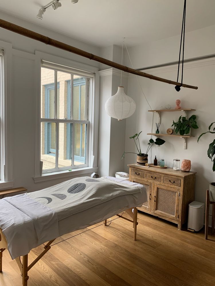 ACU WITH MEG - Updated June 2024 - 10 Photos - 402 W Pender St ...