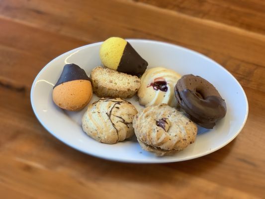 DÉLICE BAKERY & CAFÉ - 264 Photos & 189 Reviews - 2747 S State St, Salt ...