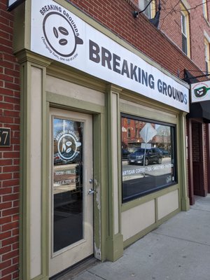 BREAKING GROUNDS CAFE - Updated October 2025 - 57 Photos & 64 Reviews - 67 Main St, Peabody ...