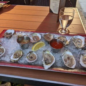 FIN POINT OYSTER BAR & GRILL - 588 Photos & 438 Reviews - 89 Broad St ...