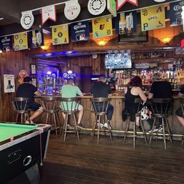 SPRINGBOK BAR & GRILL - Updated December 2025 - 443 Photos & 806 ...