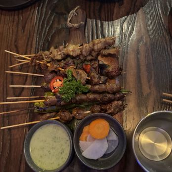 HEM KITCHEN AND BAR - Updated July 2024 - 1189 Photos & 272 Reviews ...