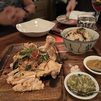 DAILO - Updated June 2025 - 1087 Photos & 352 Reviews - 503 College ...