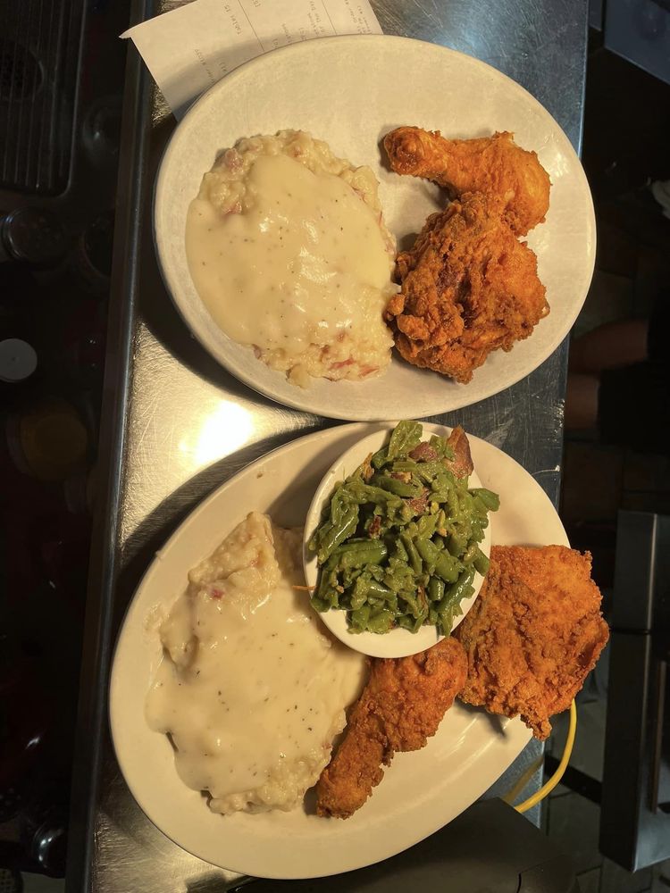 ROBIN’S RUSTIC NEST - Updated August 2025 - 12 Photos - 570 Kitchell ...