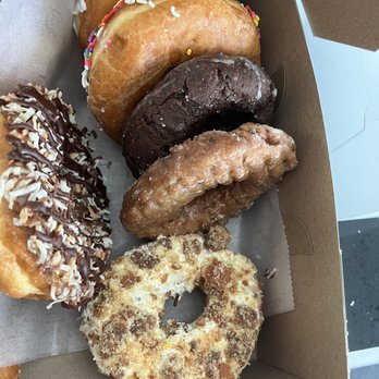 NEIL’S DONUTS - Updated April 2025 - 545 Photos & 748 Reviews - 83 N ...