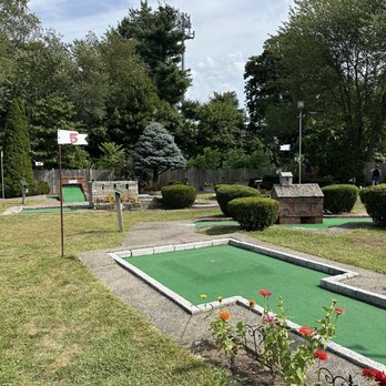 FAIRWAY MINI GOLF BATTING CAGES AND ICE CREAM - Updated June 2026 - 34 ...