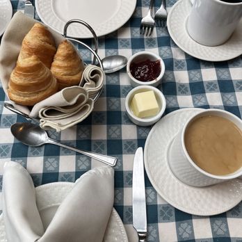 PIG HILL INN - Updated January 2026 - 124 Photos & 70 Real Reviews - 73 ...