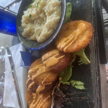 WEEZY’S - Updated April 2025 - 154 Photos & 68 Reviews - 200 Bennett St ...