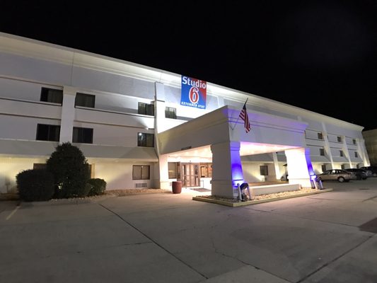 STUDIO 6 EXTENDED STAY - Updated March 2025 - 21 Photos - 1010 ...