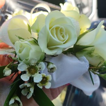 FDS FLOWERS BY MIRIAM - Updated December 2025 - 170 Photos & 37 Reviews ...