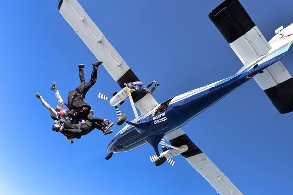 SKYDIVE SEBASTIAN - 139 Photos & 43 Reviews - Skydiving - 400 Airport ...