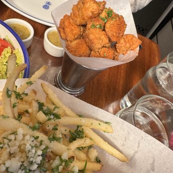 HUDSON HOUSE - Updated July 2025 - 977 Photos & 639 Reviews - 4933 Belt ...