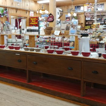 QUECHEE GENERAL STORE - Updated December 2025 - 53 Photos & 43 Reviews ...