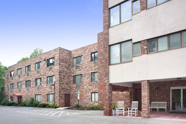 COMPLETE CARE AT HARSTON HALL - Updated January 2026 - 350 Haws Ln ...