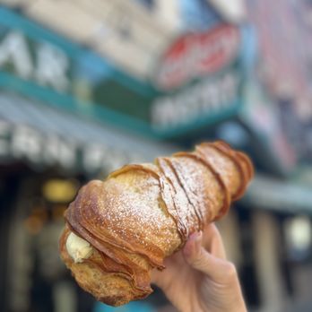 MODERN PASTRY SHOP - Updated November 2024 - 3949 Photos & 2767 Reviews ...