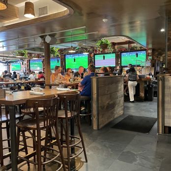 LAYLA’S AMERICAN TAVERN - Updated August 2025 - 29 Photos & 30 Reviews ...