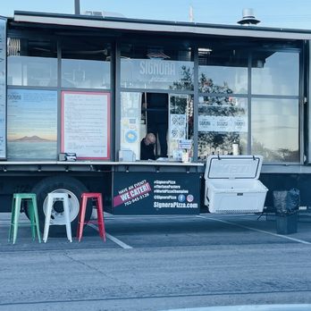 SIGNORA PIZZA - Updated January 2025 - 192 Photos & 77 Reviews - 3850 S ...